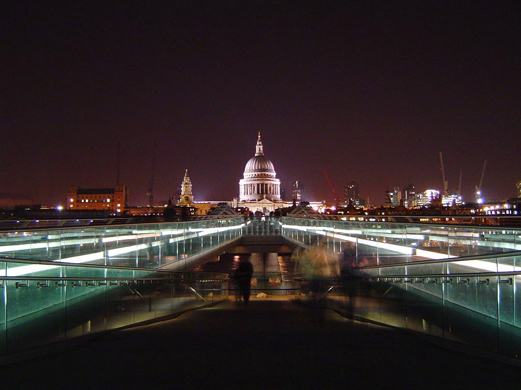 Every Day Is Special: June 10 – The Millennium Bridge Opens
