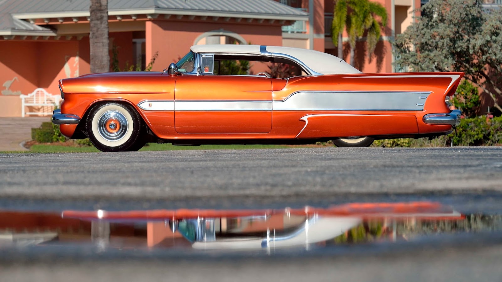 1955 Chevrolet Aztec, un bébé de Barris Kustoms en vente aux enchères