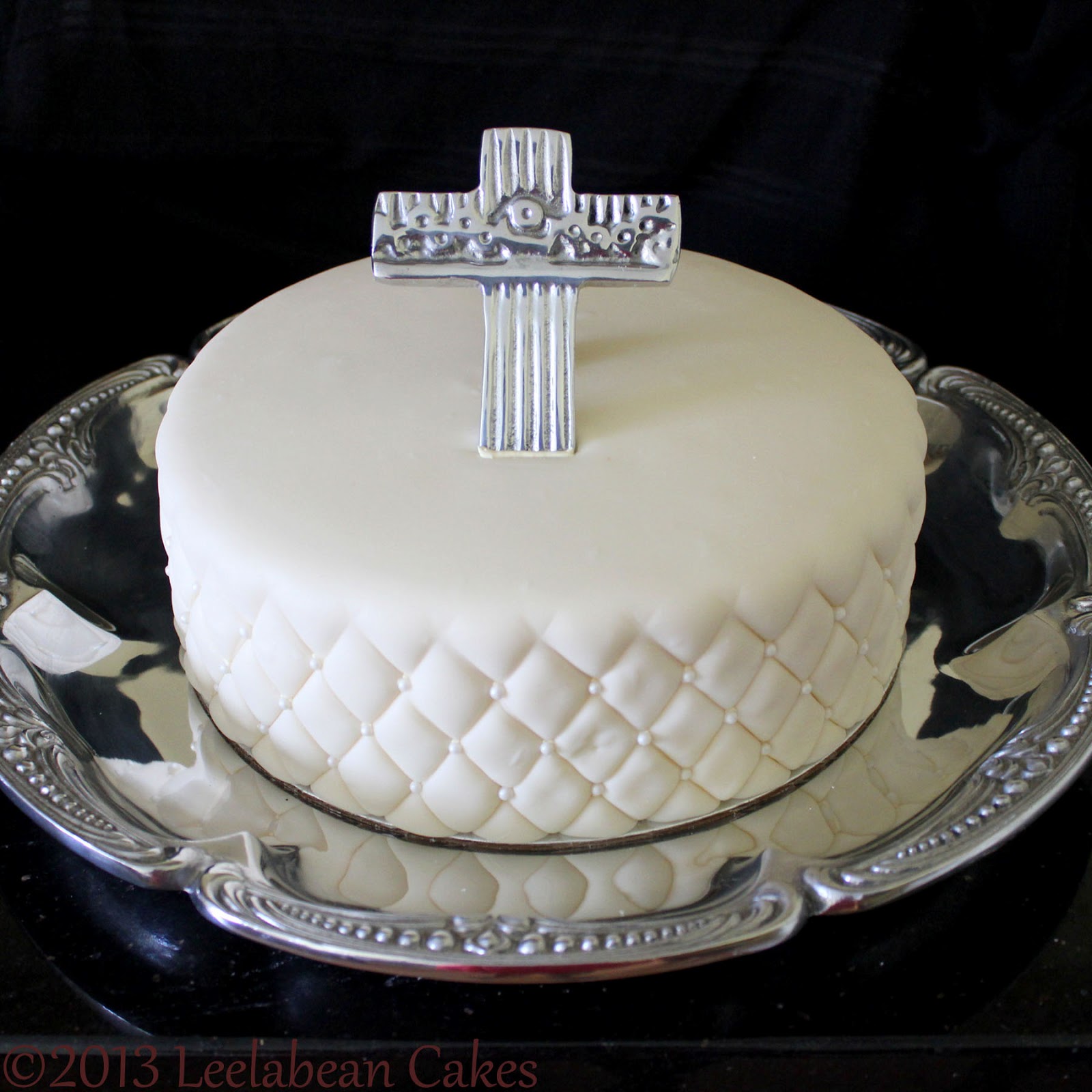 Leelabean Cakes: Confirmation Cake & Cupcakes