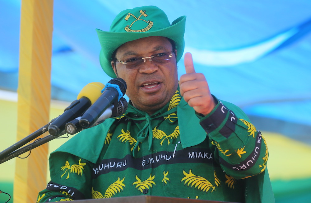 MAJALIWA AZINDUA KAMPENI ZA CCM WILAYA YA MONDULI, AMNADI FRED LOWASSA ...