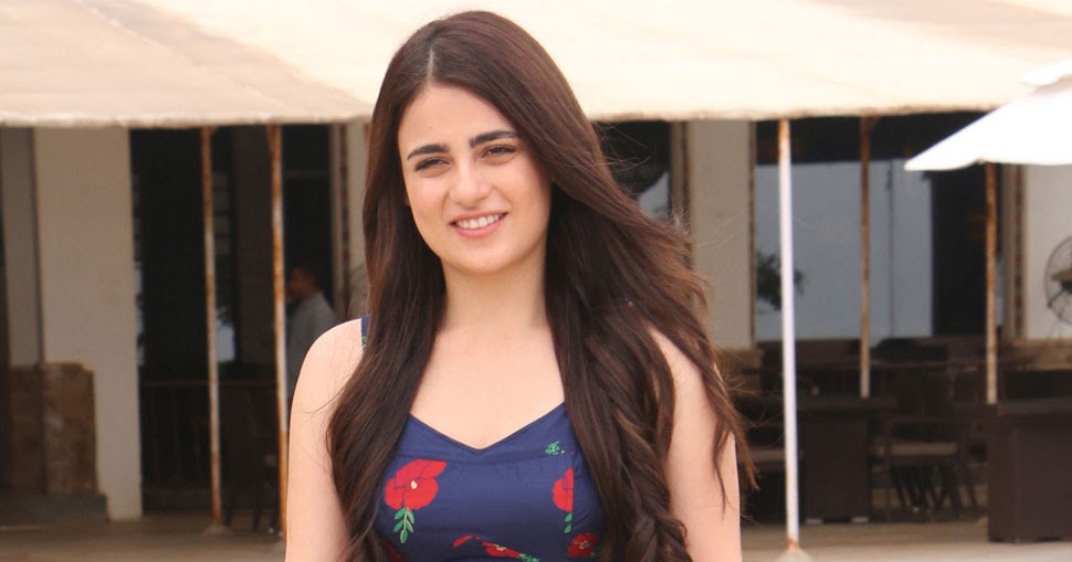 Radhika Madan Wiki, Height, Age, Boyfriend, Family, Biography & Facts Biography