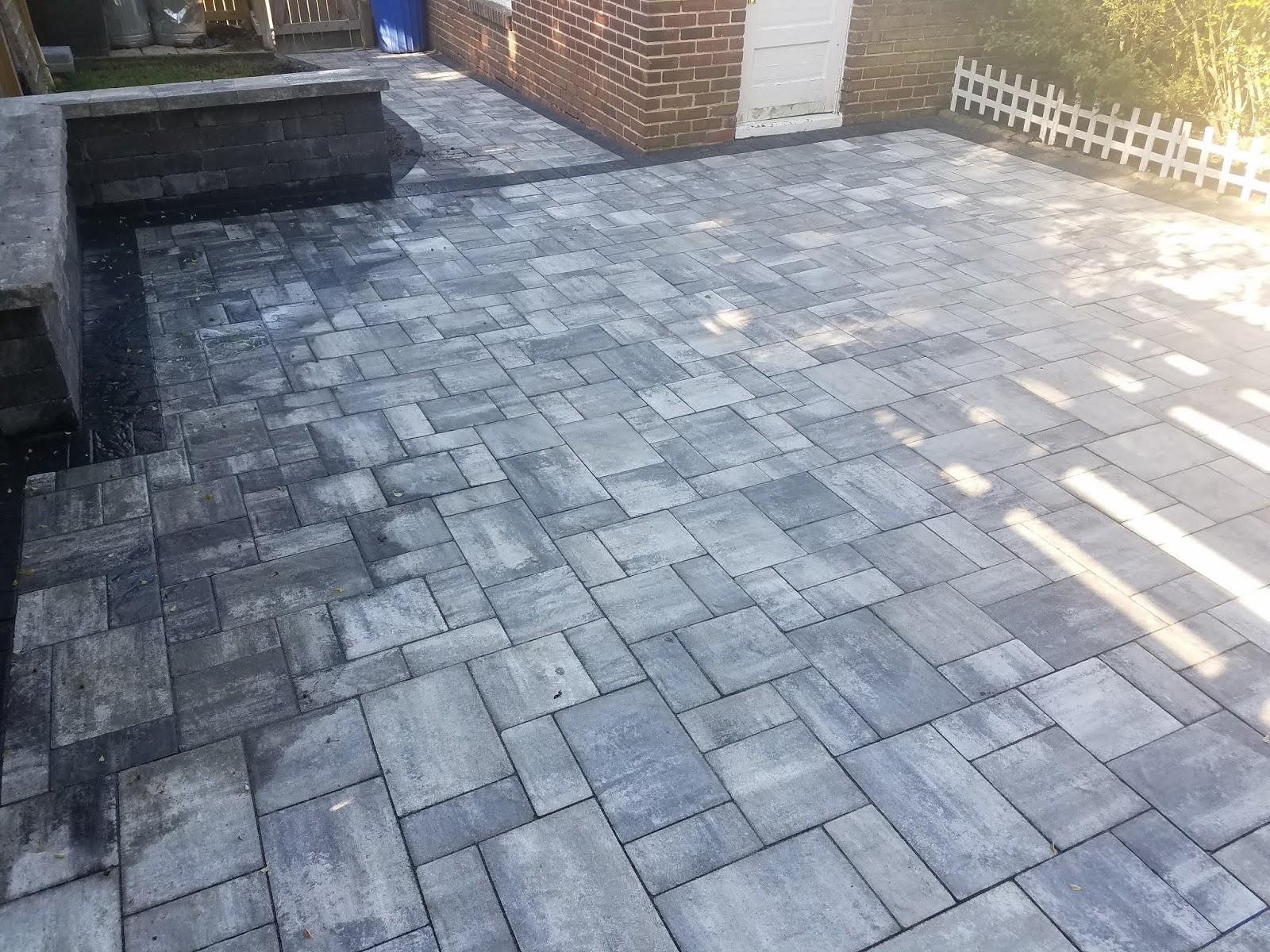 Custom Stoneworks & Design Inc.: Patio Walkway Sitting Wall in Rodgers ...