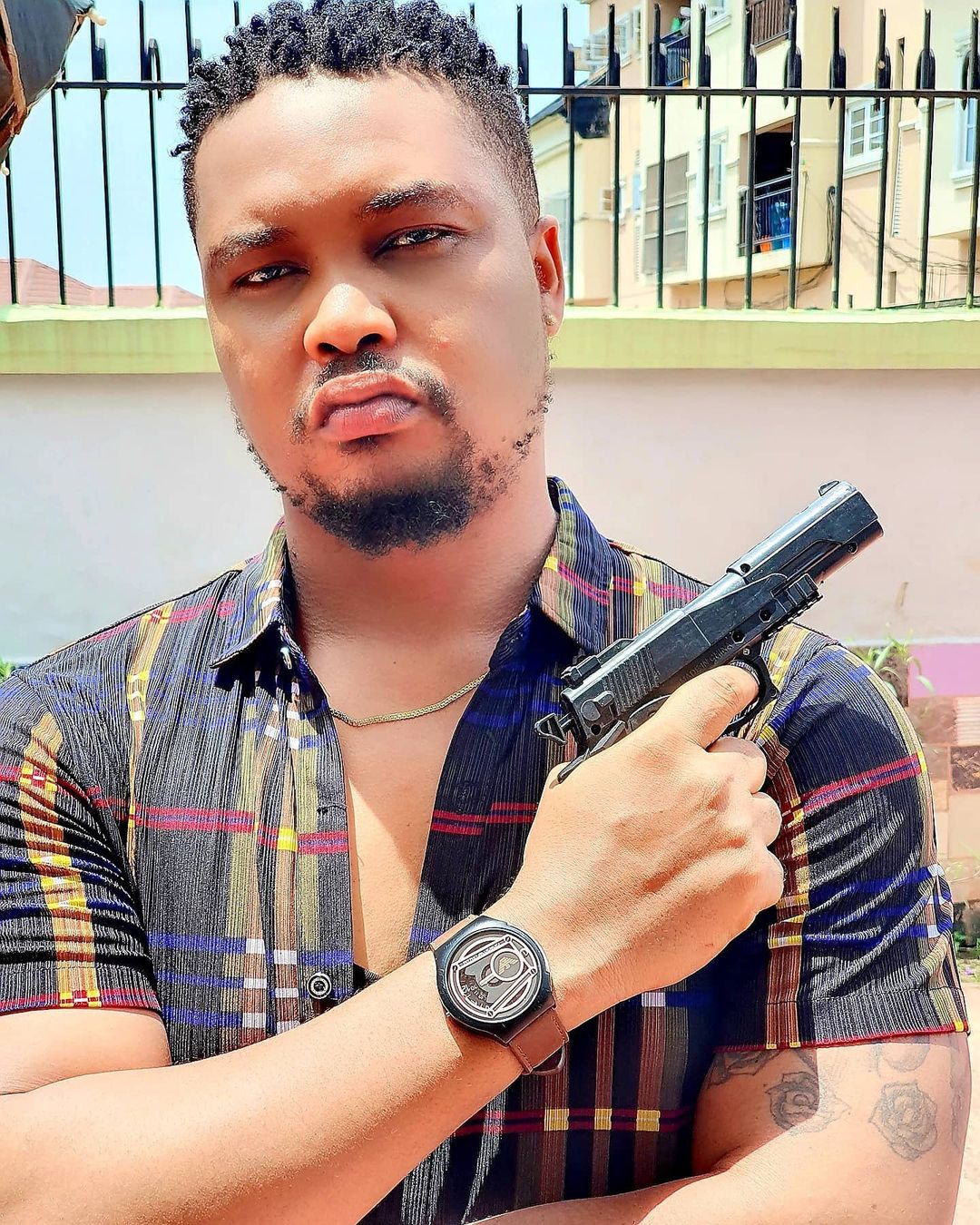 Height : How tall is Bryan Emmanuel?