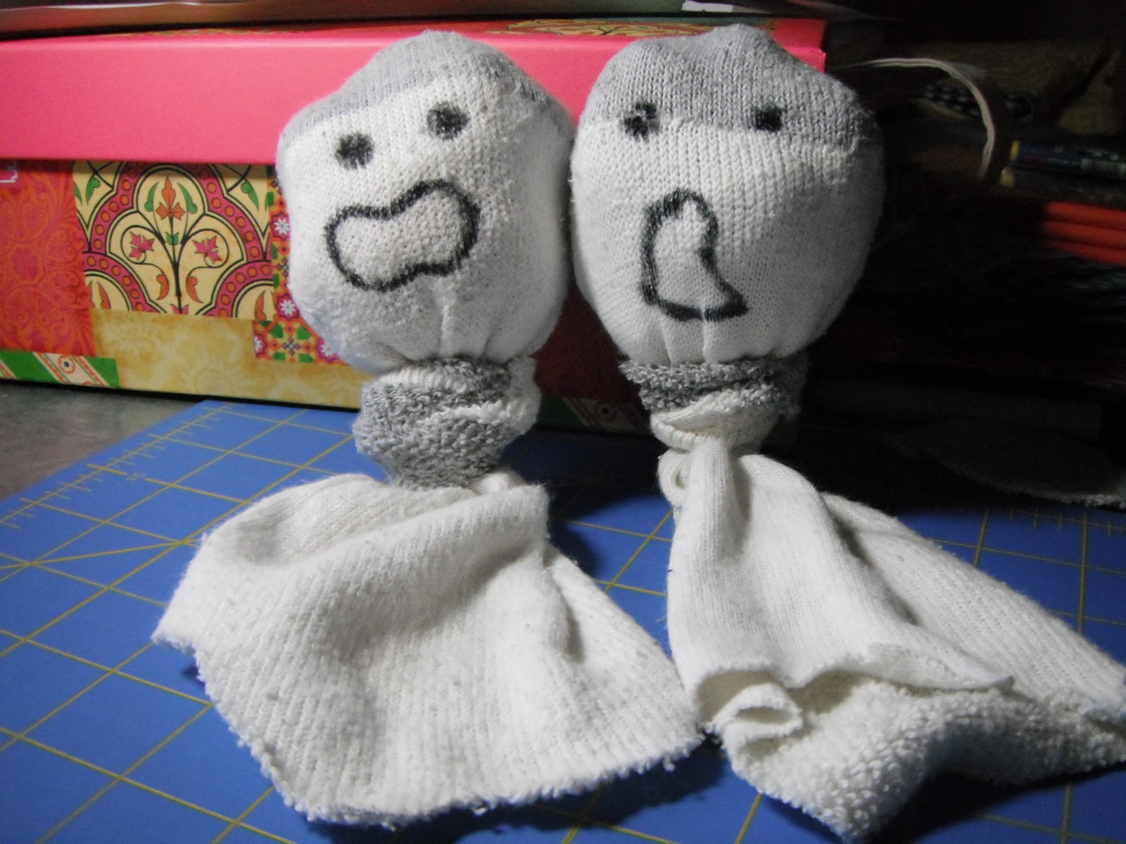 Describe Happy: Spooky Ghost Socks