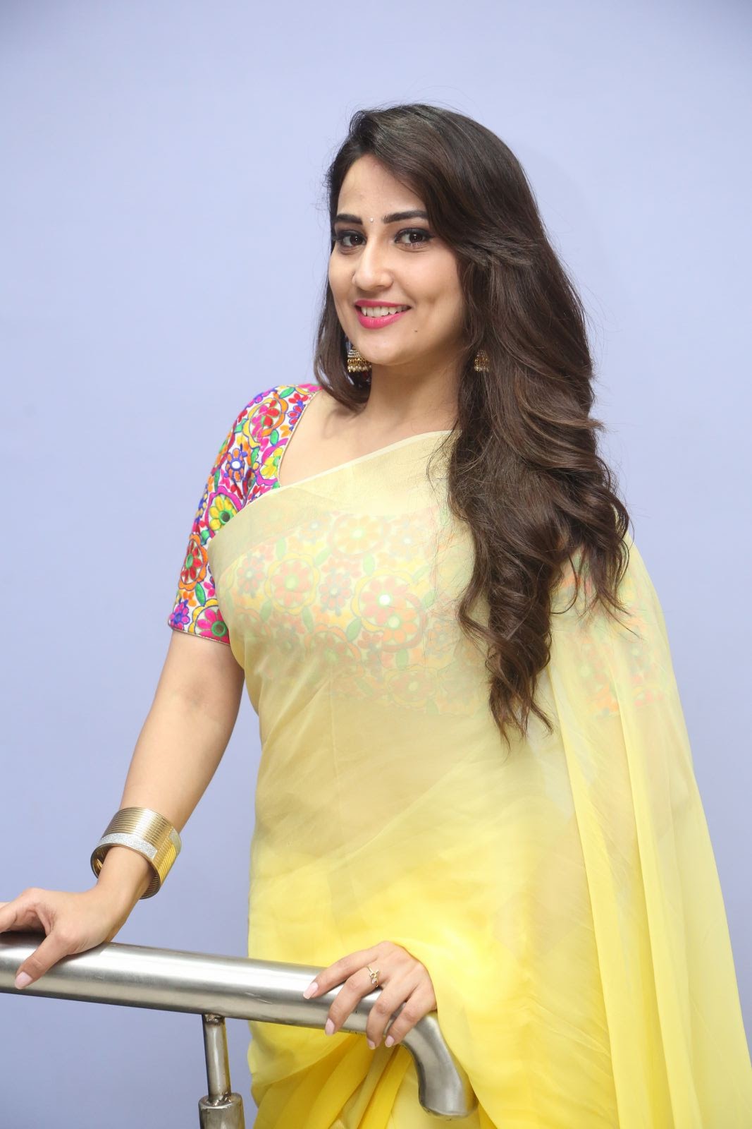 Anchor Manjusha latest dazzling photos gallery