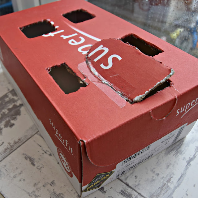 Wafflemama.: Kid Crafts >> Little Shoe Box Houses