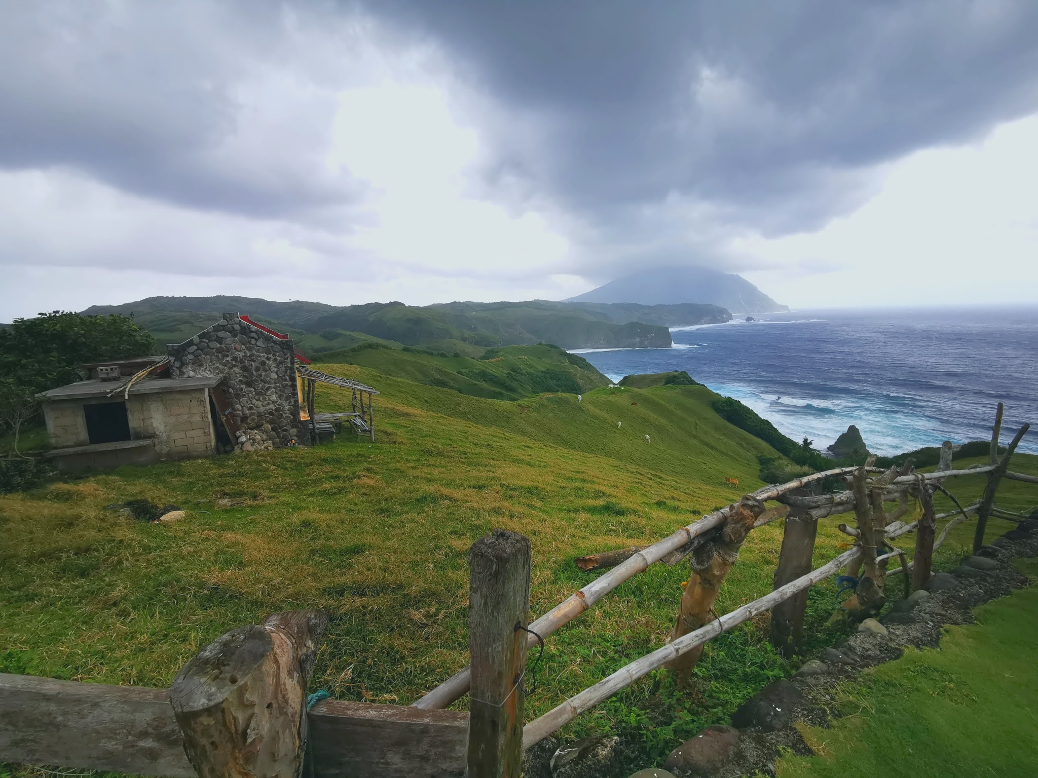 Stormy Batanes Run - Olvr'sTrvls