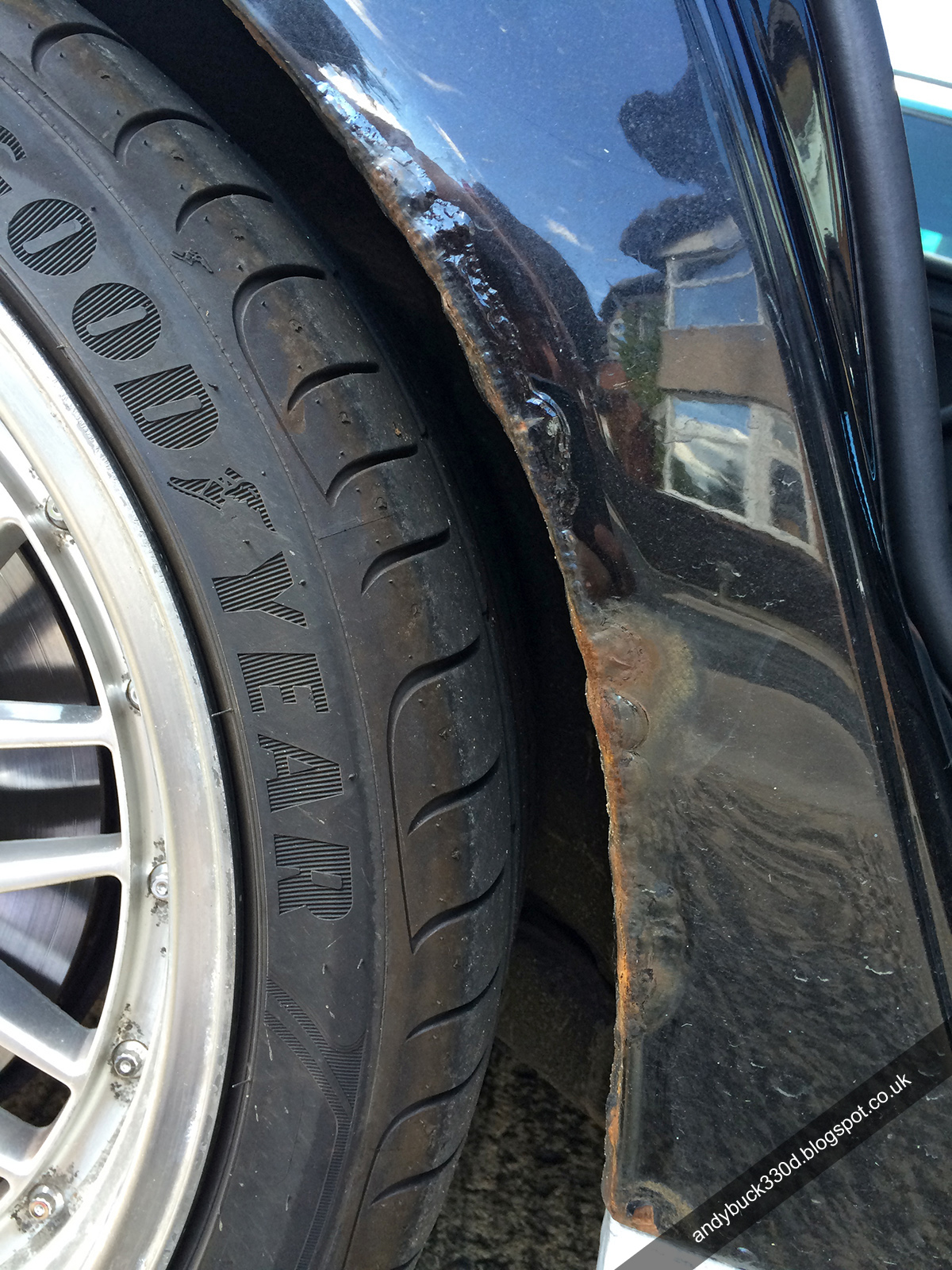 E46 Rear Wheel Arch Rust Repair and Respray [DIY]