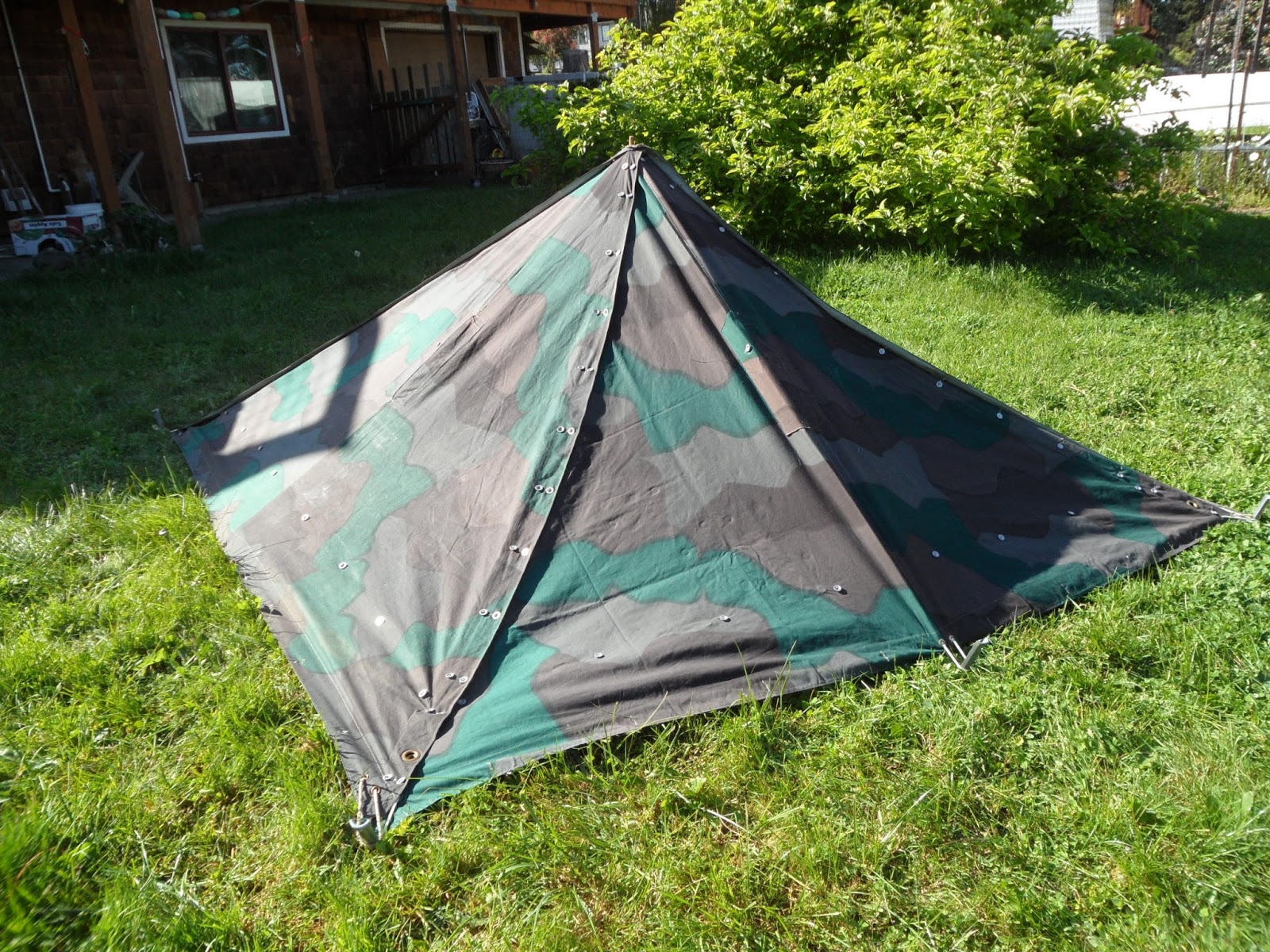 Four Bees: Swedish Zeltbahn Tent Set-Up