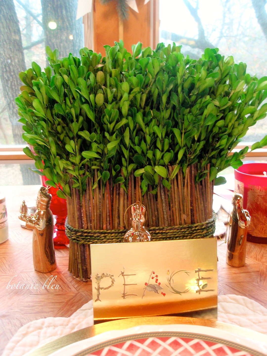 Botanic Bleu Peaceful Christmas Table Setting botanic-bleu-peaceful-christmas-table-setting