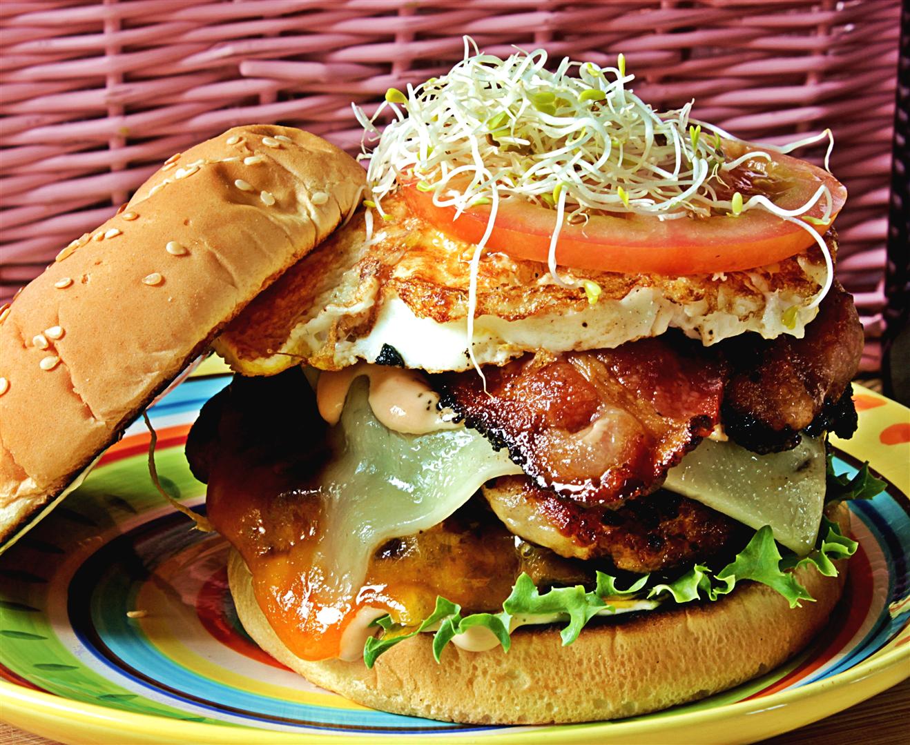 Guam Firehouse Cook: Breakfast Burger.....Breakfast of Champions!!!