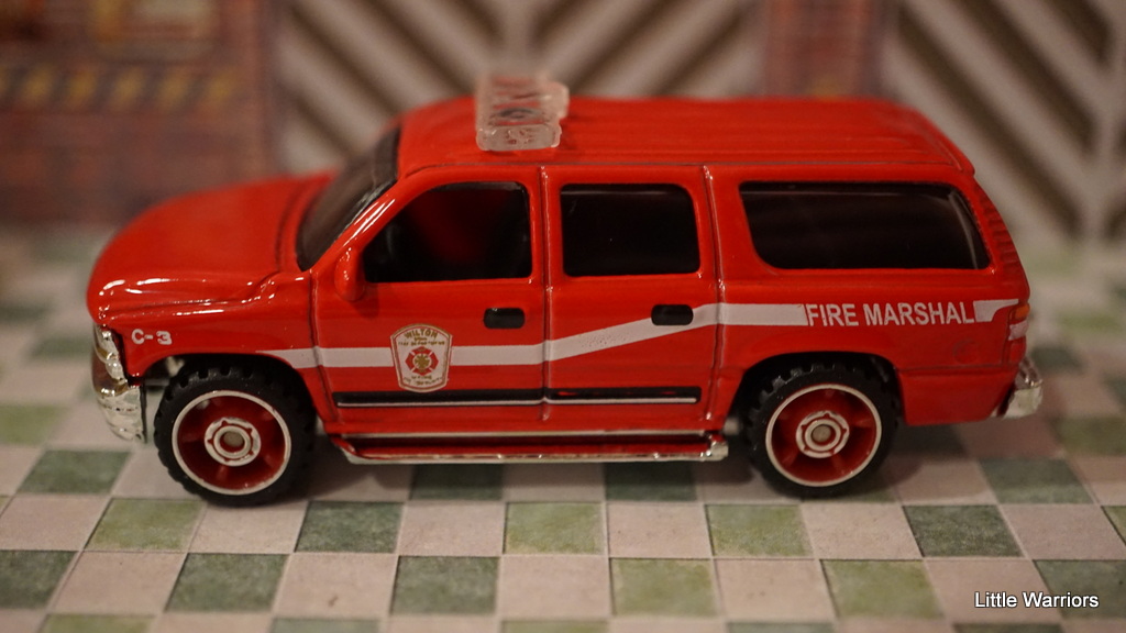 Little Warriors: Matchbox Supreme Hero collection - 2000 Chevrolet Suburban