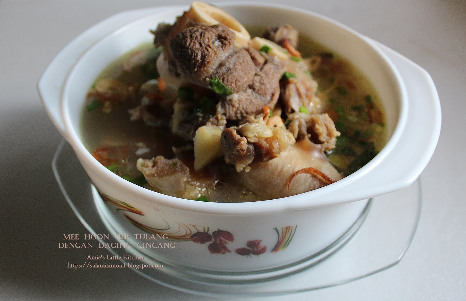 Mee Hoon Sup Tulang dengan Daging Cincang - Amie's Little Kitchen