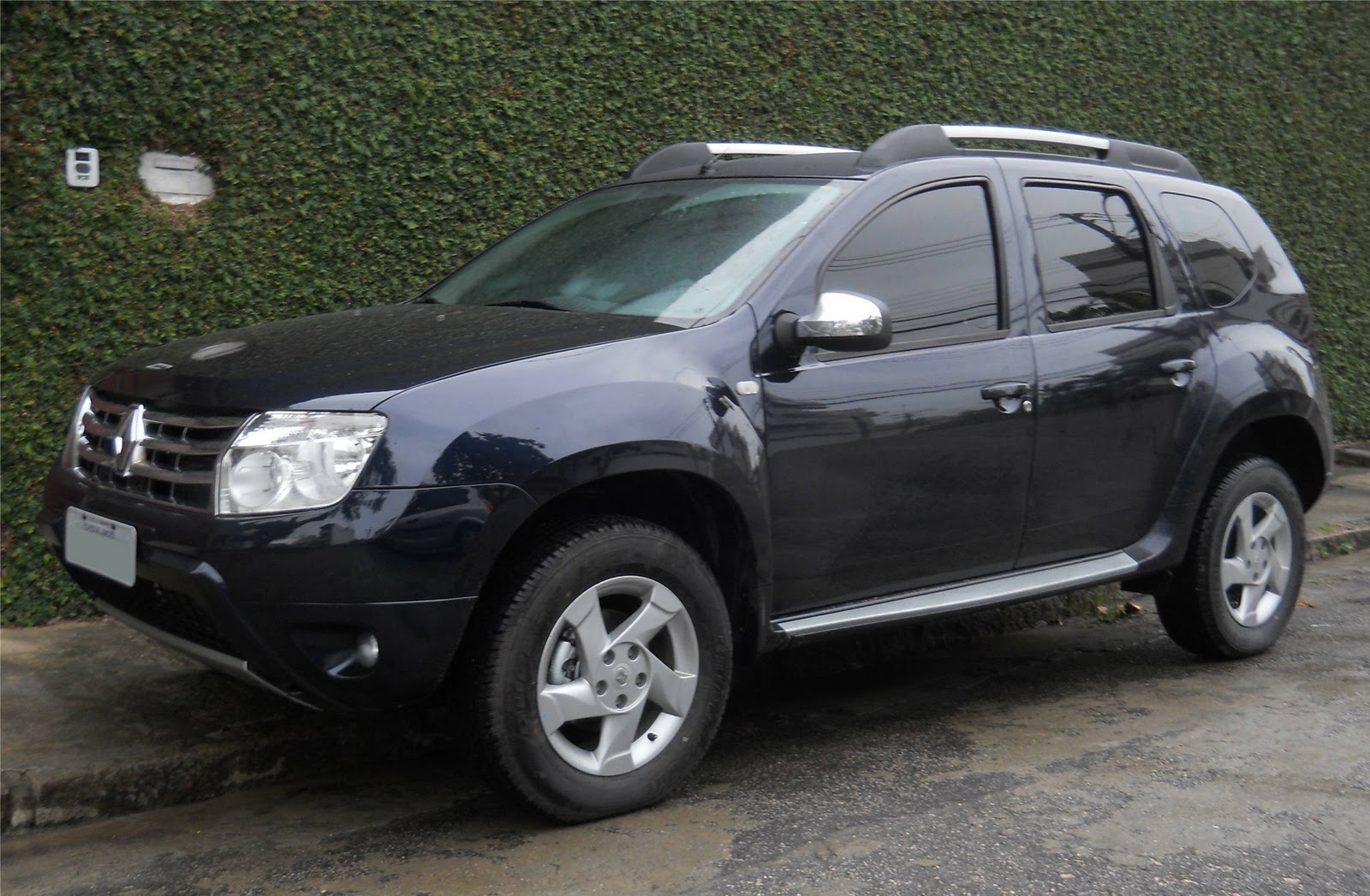 Registros Automotivos do Cotidiano: Renault Duster, o Sandero gigante