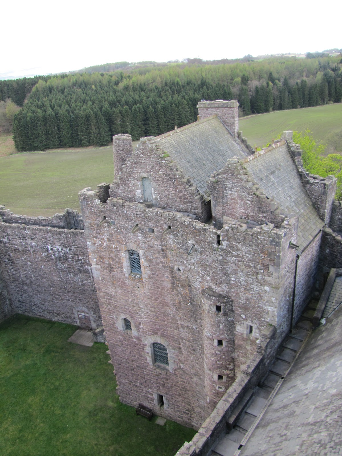 The Newmark Travels: Monday, April 11, 2011: Doune Castle- the Monty ...