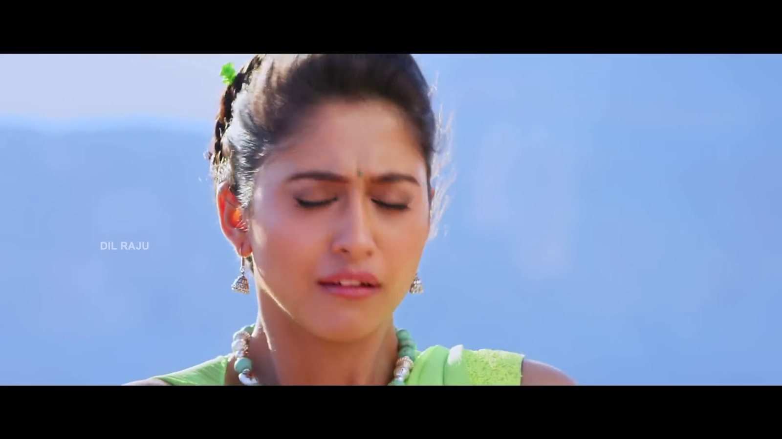 Hq Dvd Captures Of Indian Actress Regina Cassandra Hot Navel N Lip Kiss