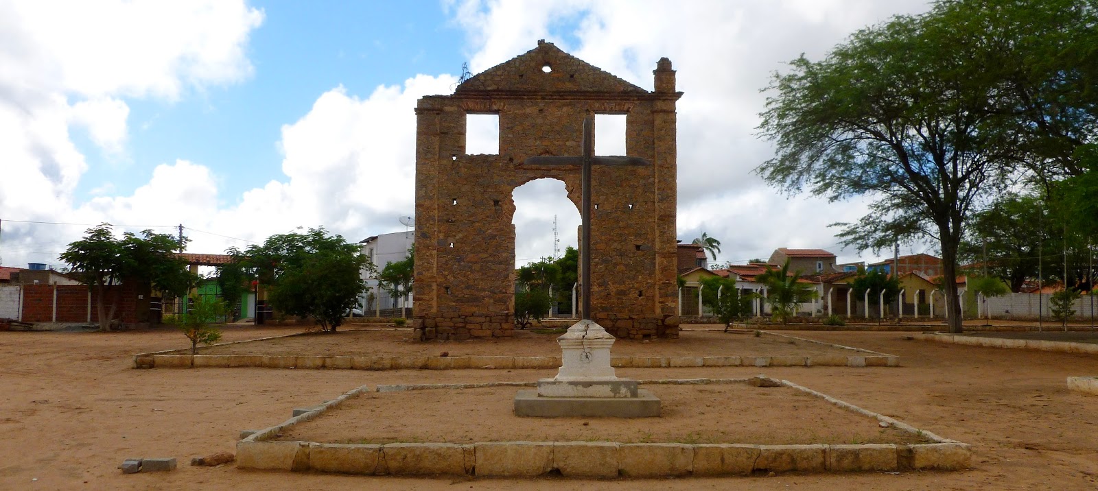 Queimadas. Uma cidade, muitas historias.: A Ruína