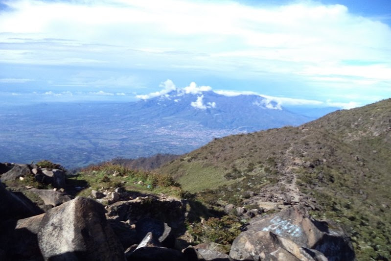 Menggapai Puncak Ogal - Agil Gunung Arjuno | BELANTARA INDONESIA
