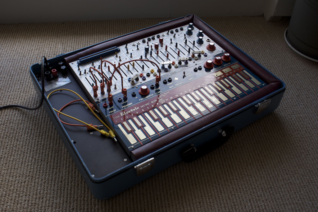 MATRIXSYNTH: Buchla - 200-081 aka "The Buchla Music Easel"