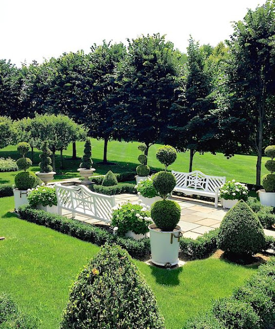 Eye For Design: Landscape With Old World Style Garden Benches