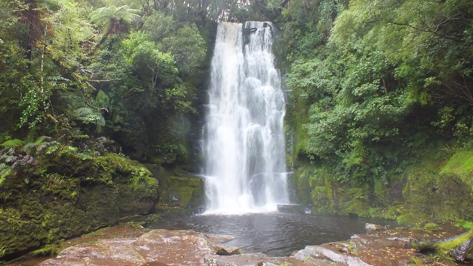 Waterfalls on the road from Invercargill to Dunedin