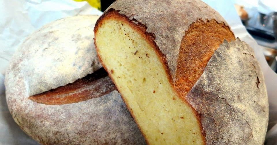 My Portuguese Kitchen: Pao de Milho "Corn Bread"