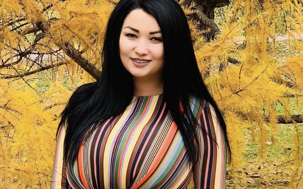 A Dream of Huge Bountiful Breasts, Sumptuous Soft Curves: Celebrating ...