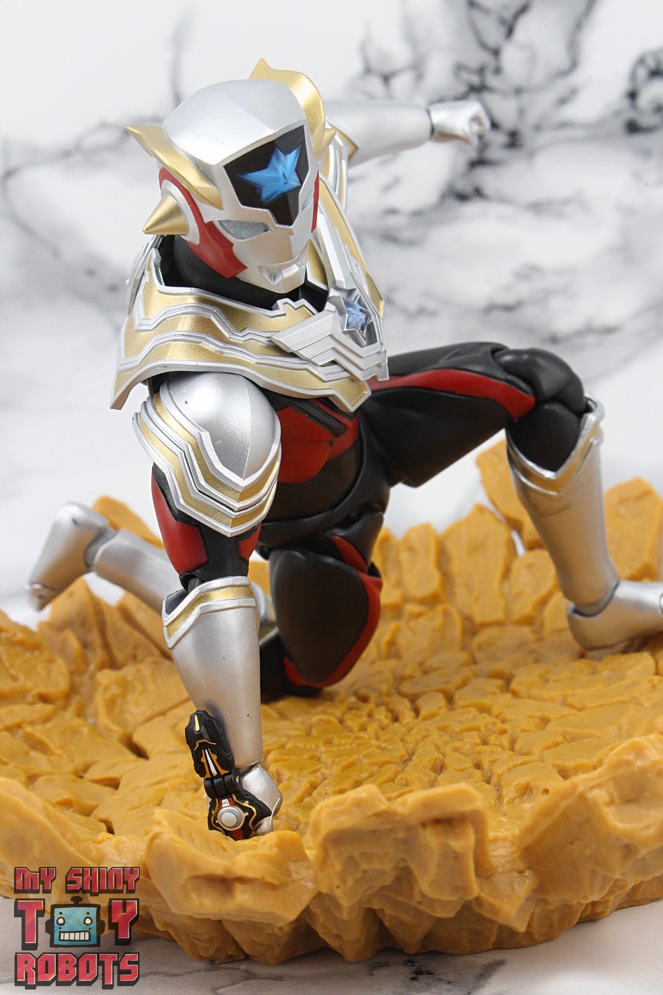 My Shiny Toy Robots: Toybox REVIEW: S.H. Figuarts Ultraman Titas