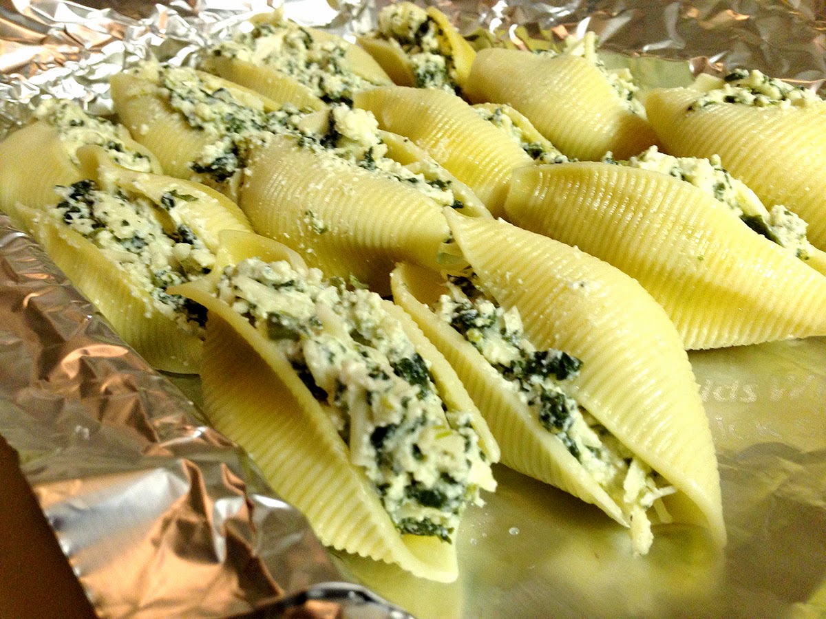 Carrie's Kitchen: Manicotti/Stuffed Shells