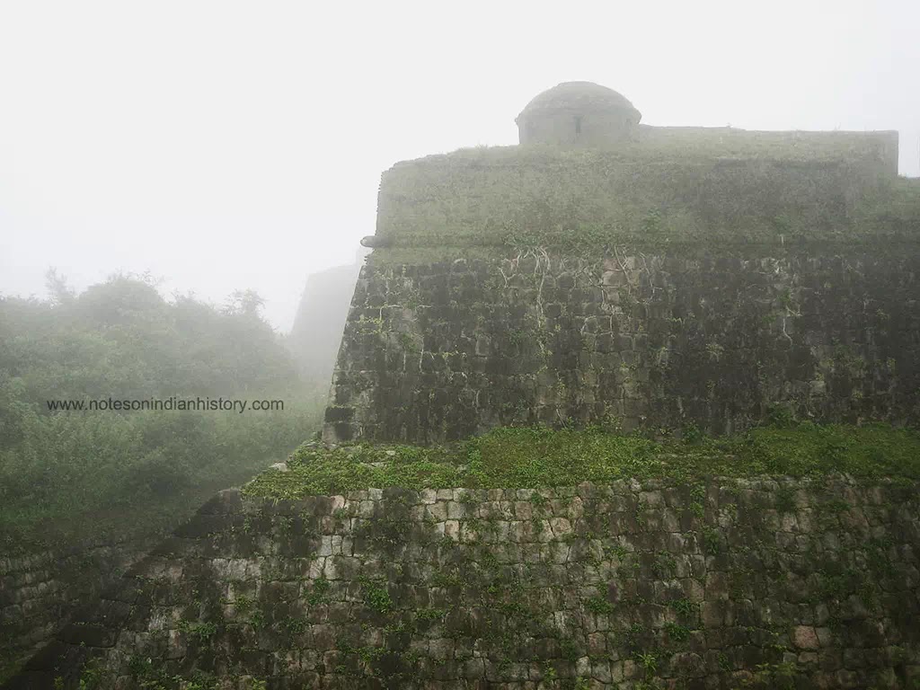A Fort in the Mist: Tipu Sultan's Manjarabad