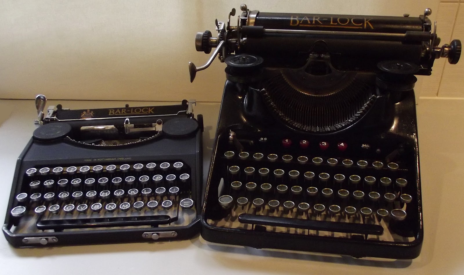 oz.Typewriter: The Bar-Lock Portable Typewriter