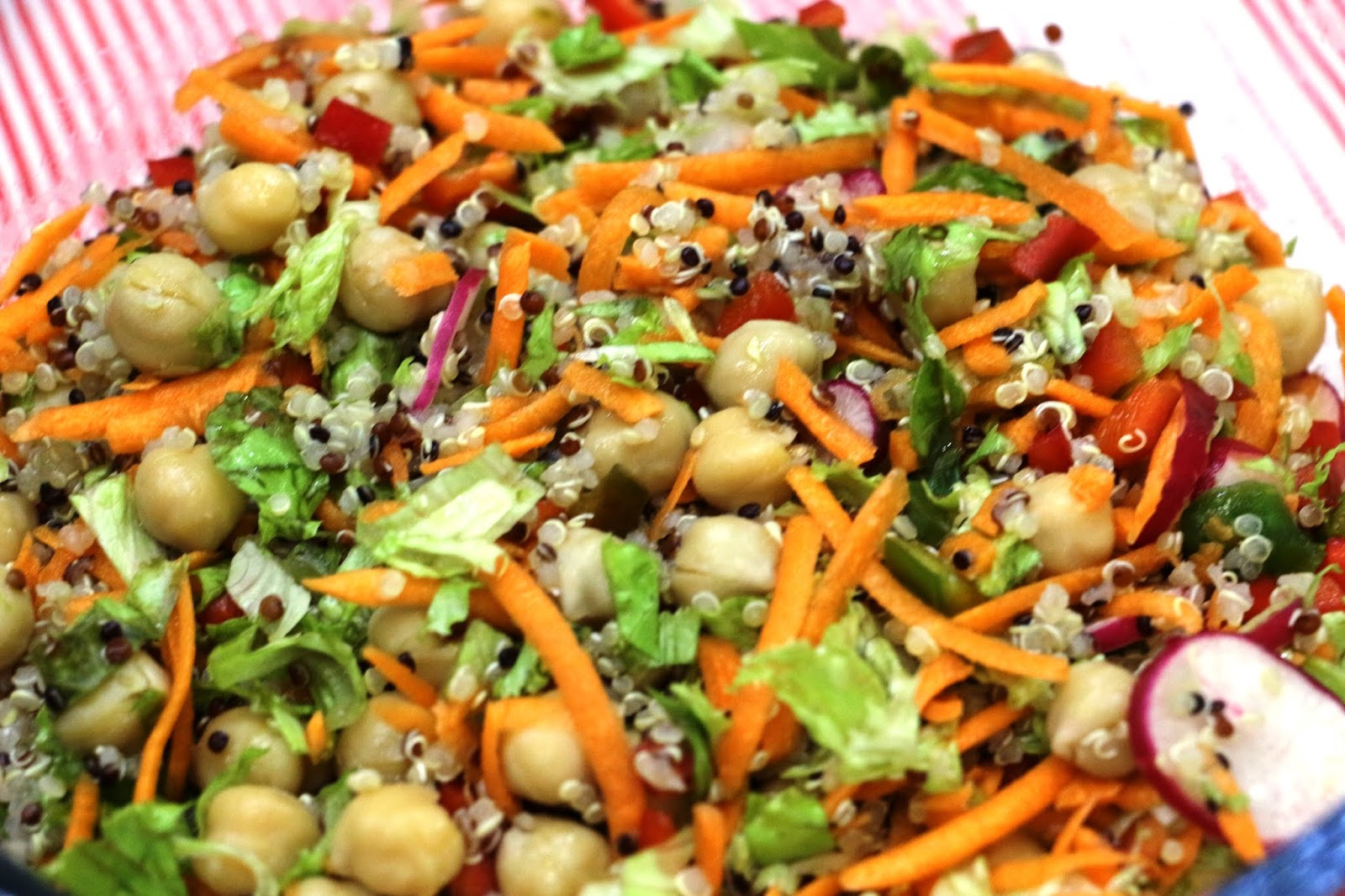 Salada de quinoa com legumes - Tertúlia da Susy