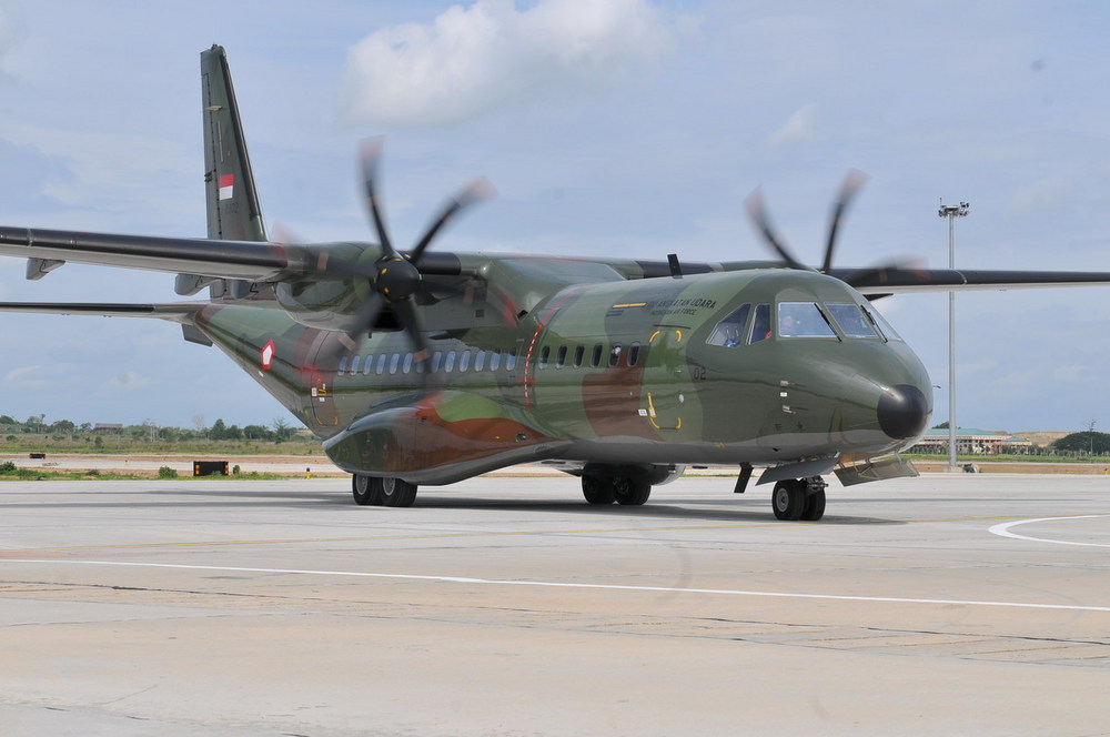 PERTAHANAN DAN KEAMANAN: Membedah Pesawat CN-295 Buatan PT. Dirgantara ...