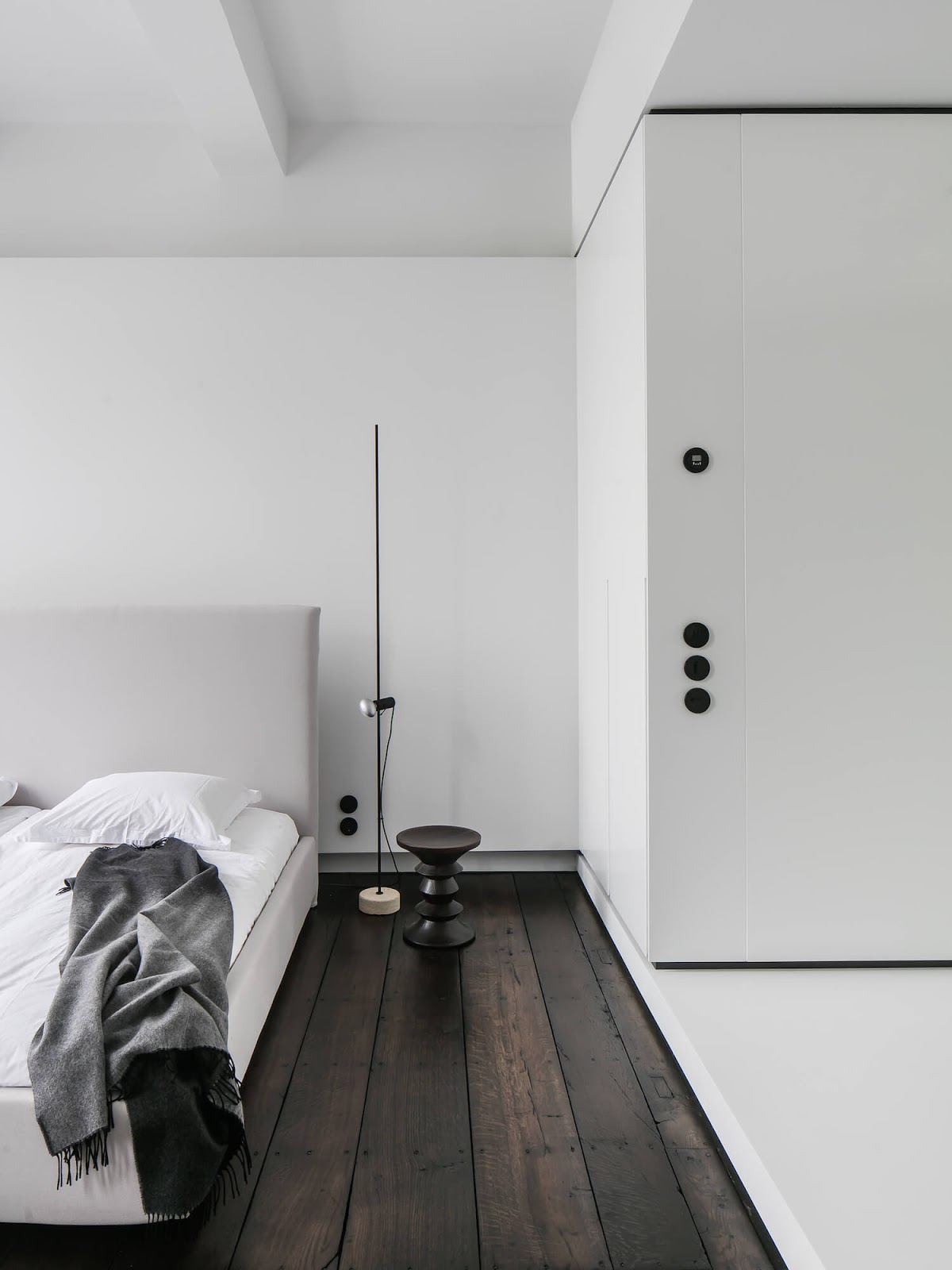 Monochrome House by Studio Niels