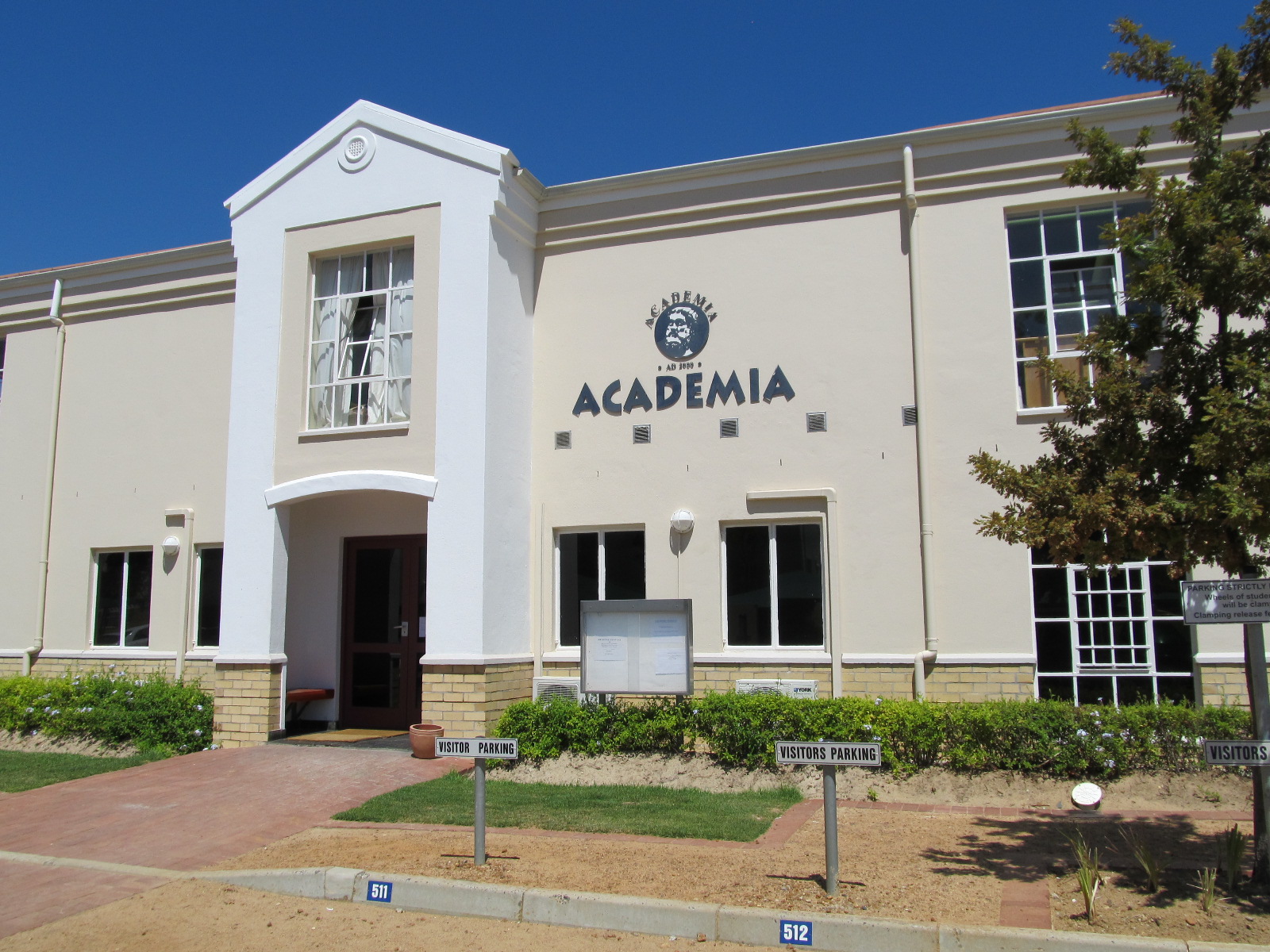 Lise's South African Adventures: The Academia Post