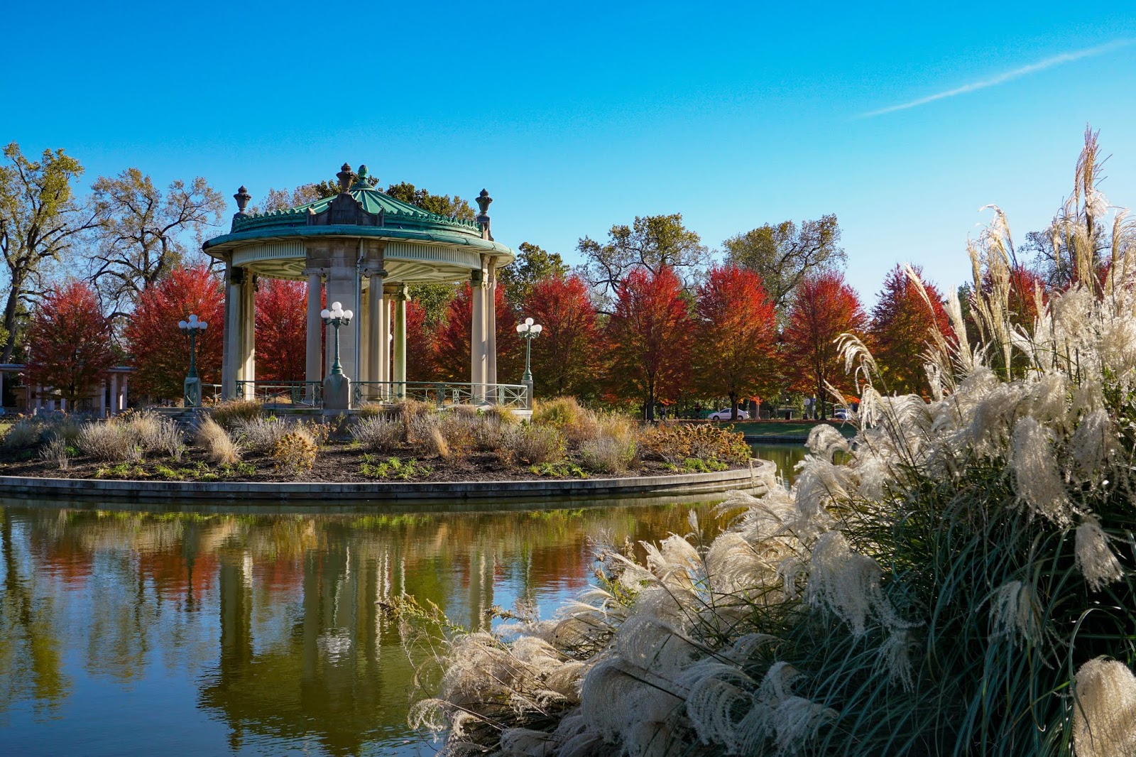 Visit Missouri-Explore St. Louis Review of Fall Photography in Forest Park