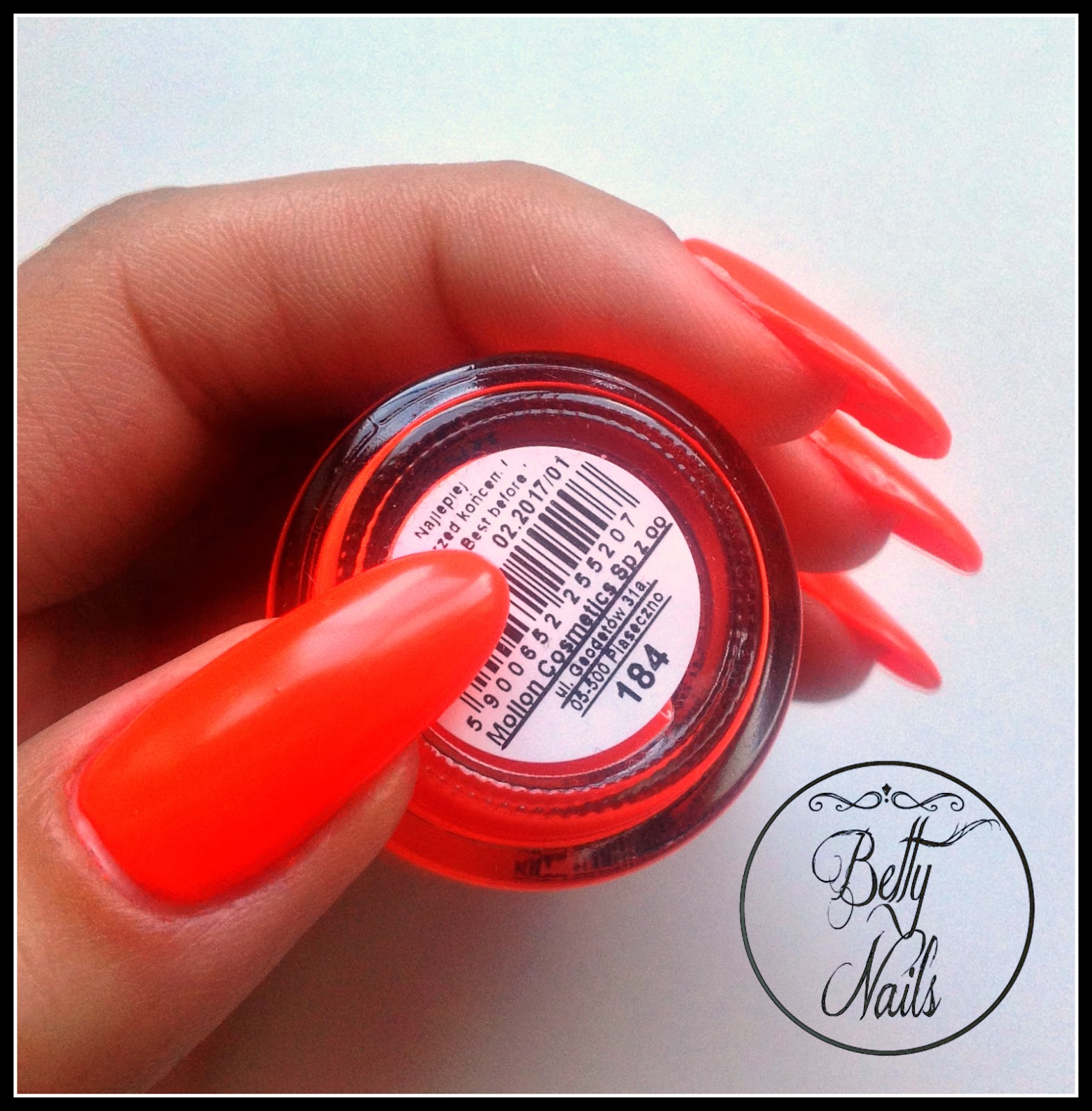 Betty Nails: Mollon Pro | Orange - Escada - Neomagic - Lounge