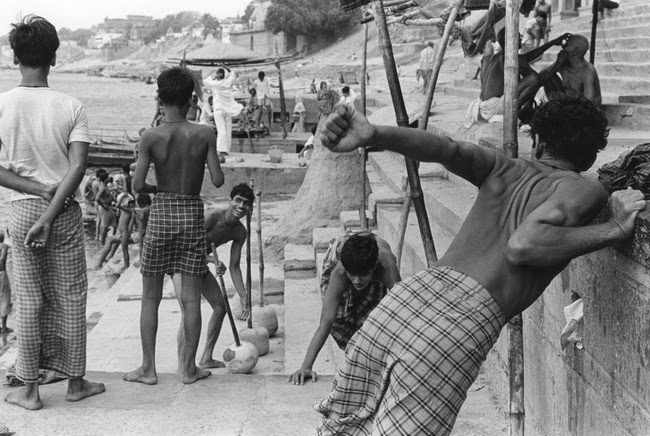 Amazing Black and White Photographs Captured Daily Life of India in the ...