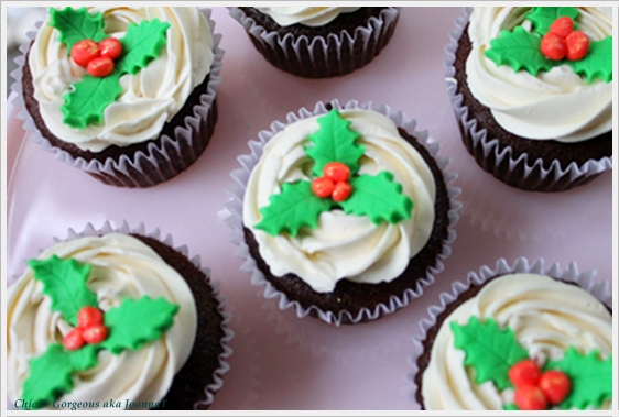 Chic & Gorgeous Treats: Baking Recipe: Misletoe Cupcakes (Vanilla ...