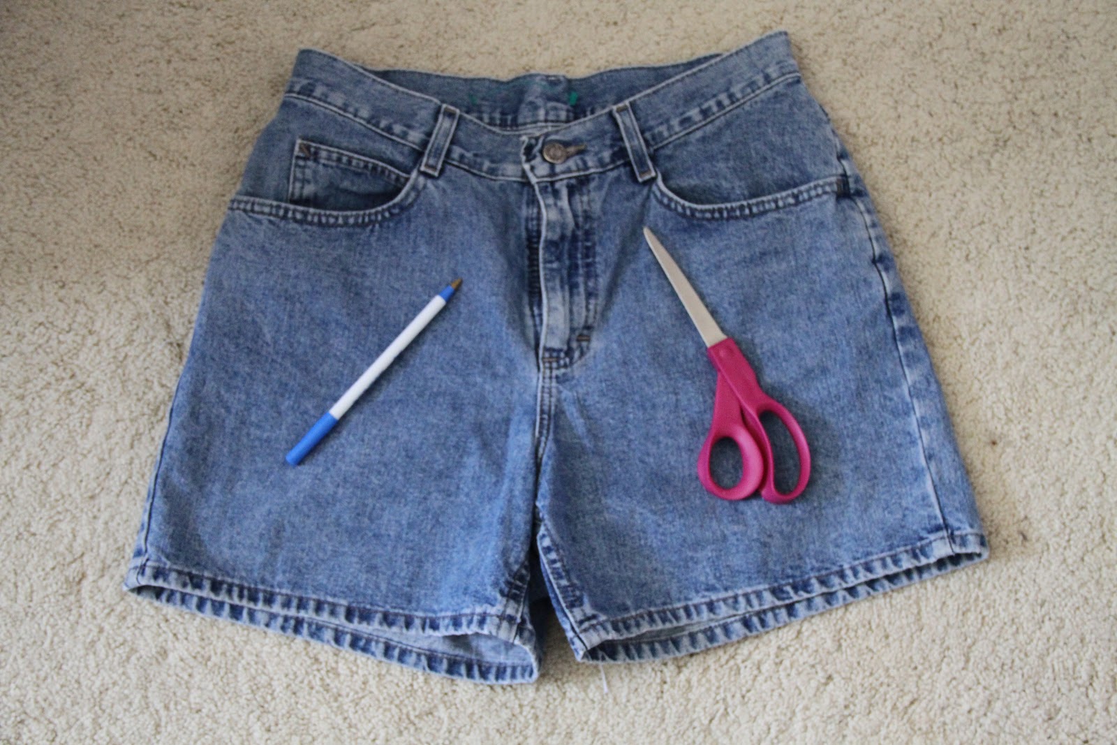 DIY Cutoff Shorts – Allie Woerner