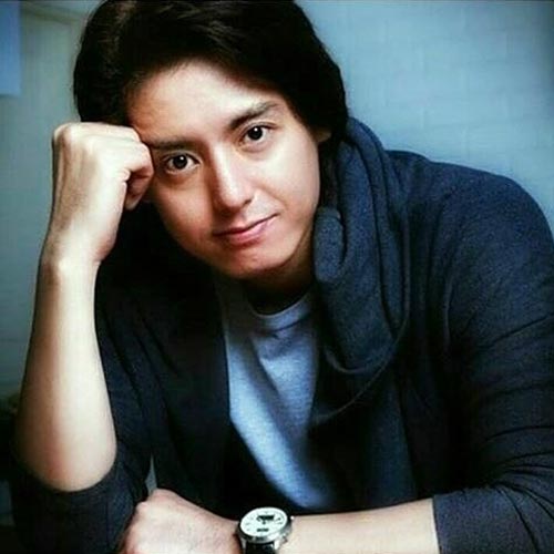 Biodata, Foto Dan Profil Roger Danuarta - Biodata Artis