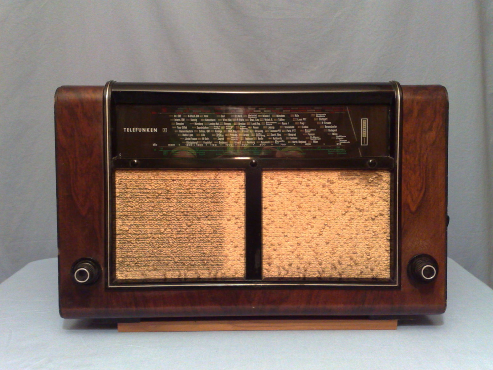 TOM's TECH TOYS: TELEFUNKEN VINTAGE RADIOS