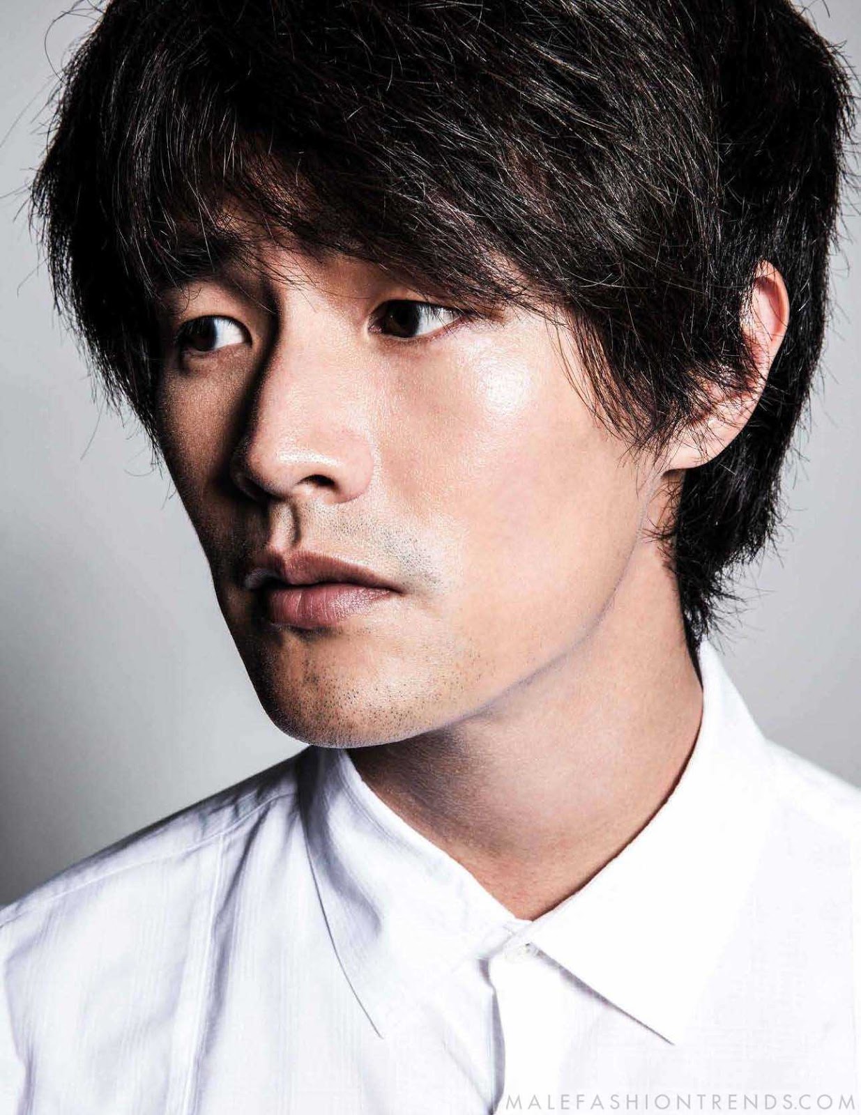 Christopher Larkin explora el denim y otras texturas para DAMAN Magazine