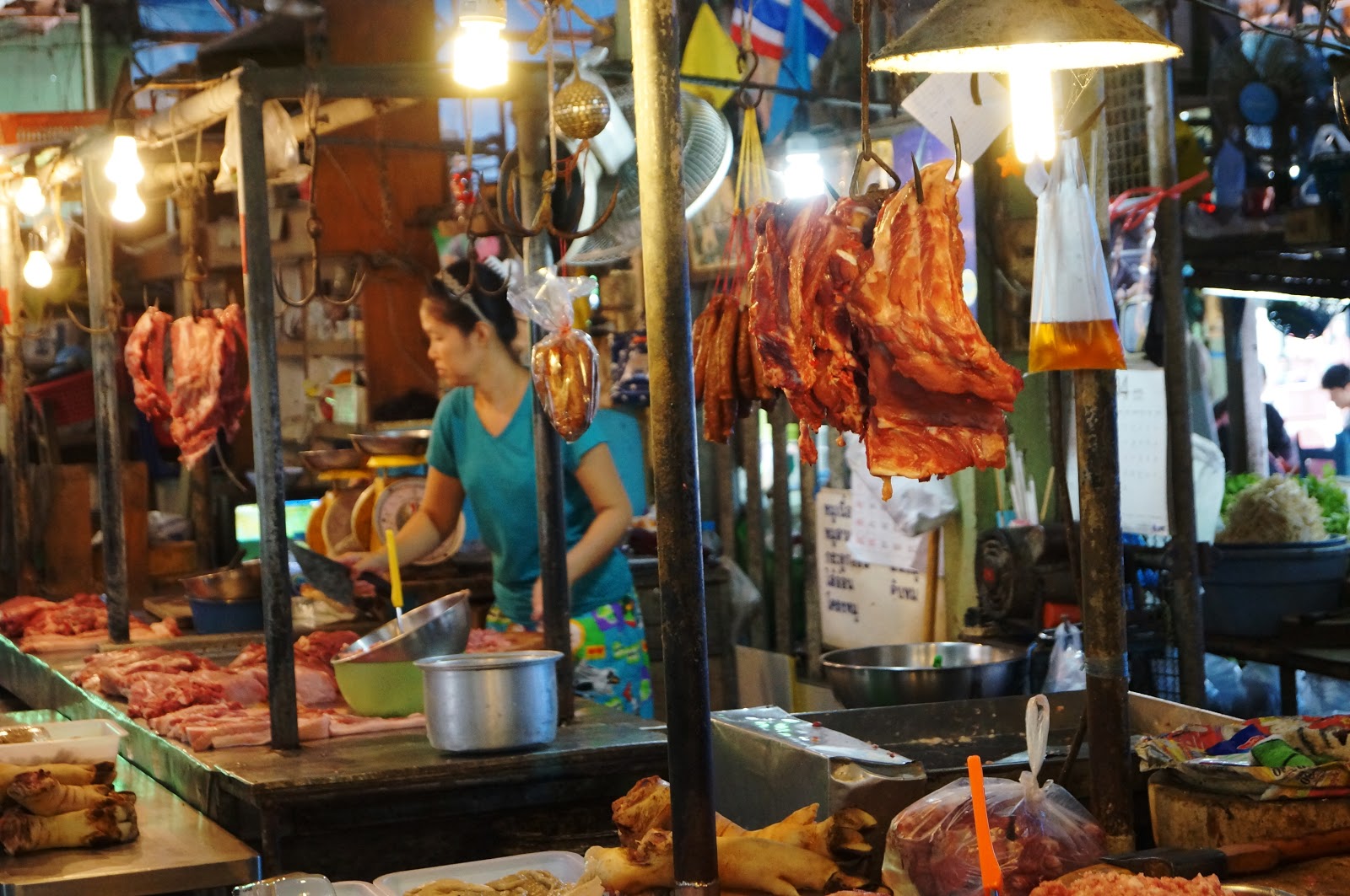 Non Mon Market, Bangsaen