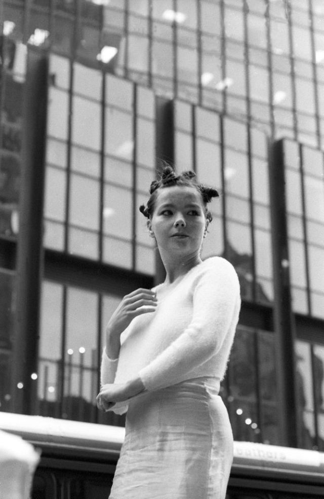 30 Lovely Photos of Björk During Video Shoot For “Big Time Sensuality ...