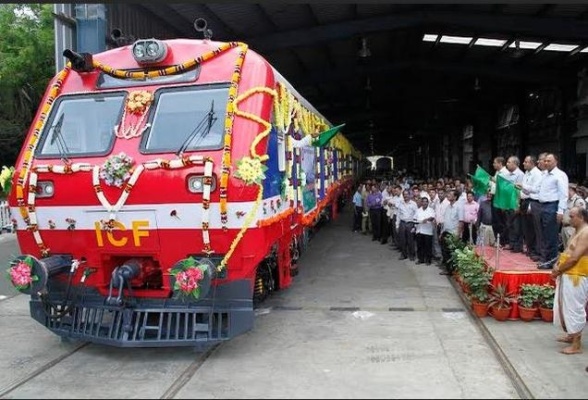 ICF creates a New Record by manufacturing 2005 Coaches in FY16 - IRCTC ...