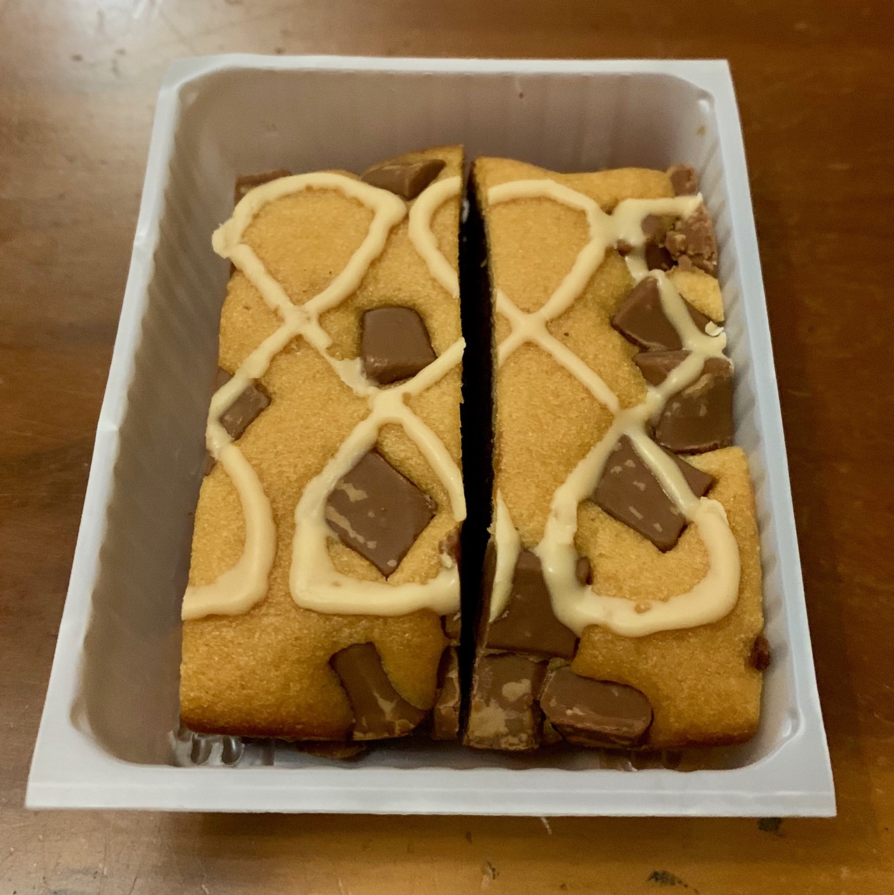 FOODSTUFF FINDS: Cadbury Dairy Milk: Caramel Cake Slices (Sainsburys ... FOODSTUFF FINDS: Cadbury Dairy Milk: Caramel Cake Slices (Sainsburys ...