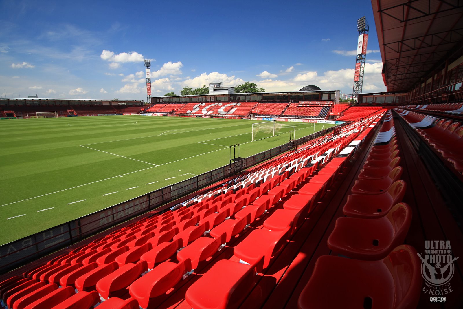 Muangthong United: สนาม"SCG Staduam"