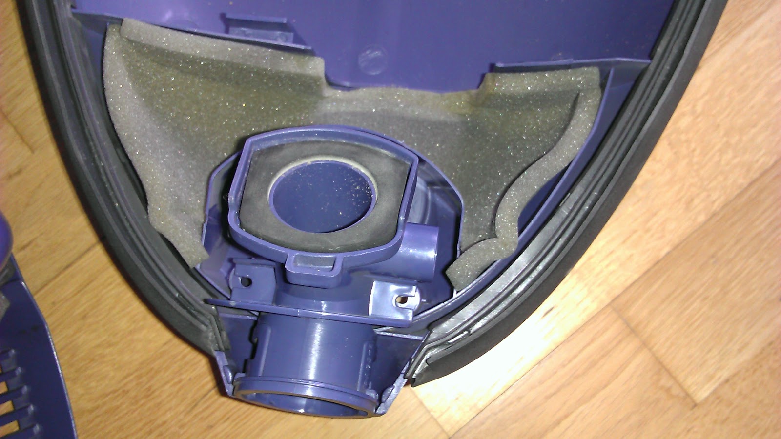 imahginable: Casi se quema la aspiradora. Cómo desmontar una Rowenta ...