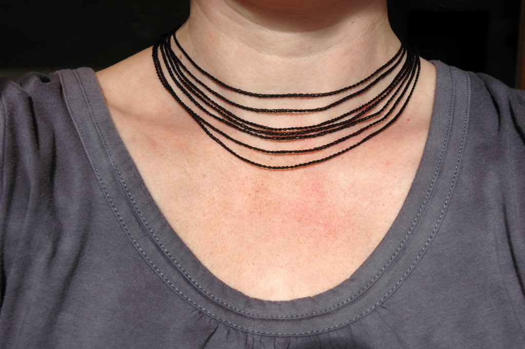 leftleg designs: Free Tutorial - 7 string crochet necklace
